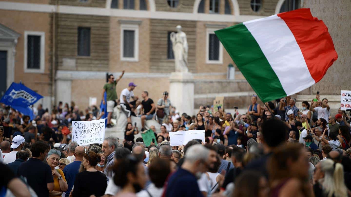 Green Pass en Francia e Italia: manifestaciones y protestas en contra ...